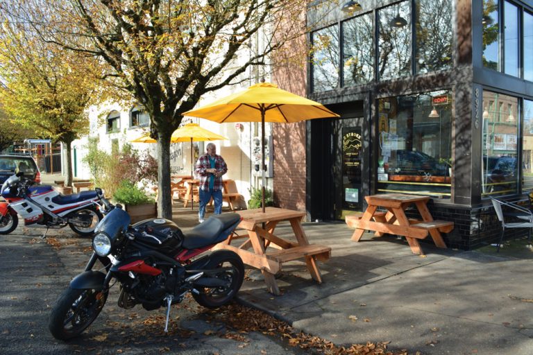 Motorcycle Cafés - Fresh Cup