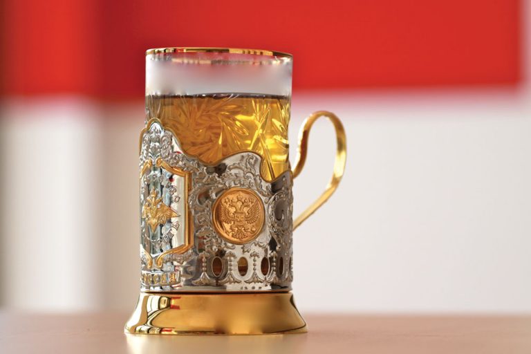 Lips and Curves: The Anatomy of a Teacup - Fresh Cup