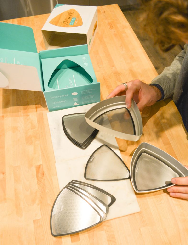 Lifting your coffee by sifting