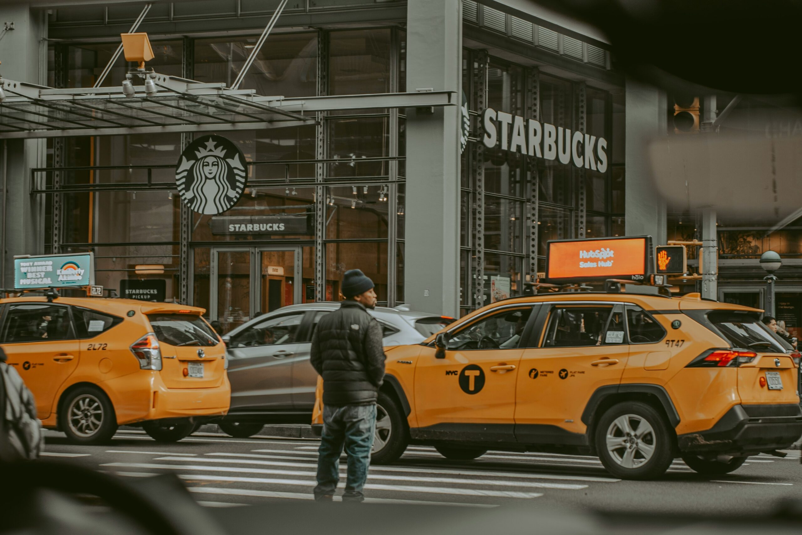 Turns Out, Having a Starbucks On Every Corner is a Bad Idea - Fresh Cup